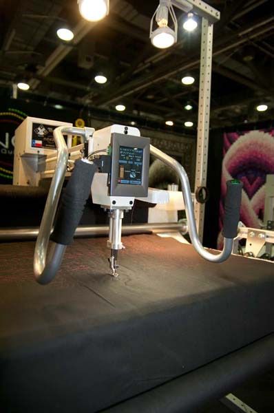 INNOVA Longarm Quilting Machines | Professional Quilting Machine ...